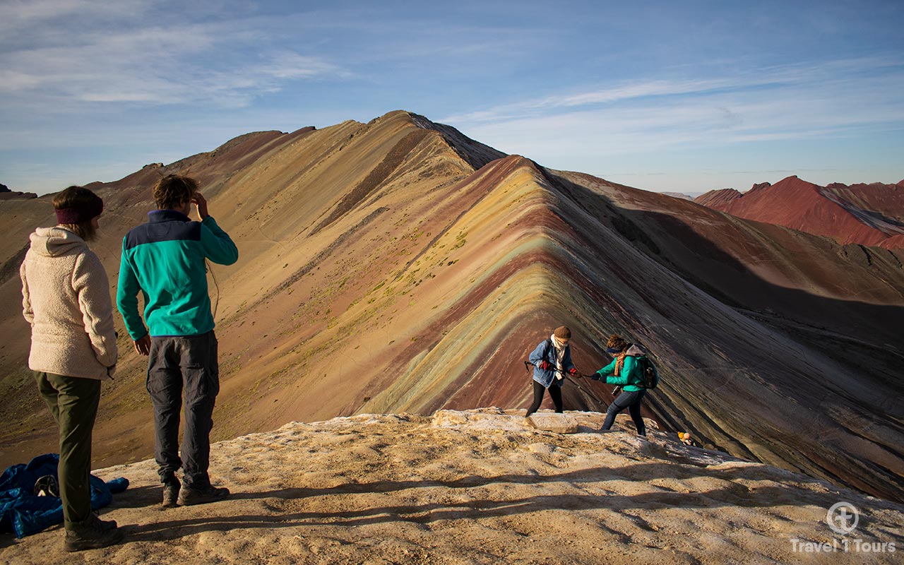 VINICUNCA; MONTAÑA DE 7 COLORES CUSCO | Travel 1 Tours